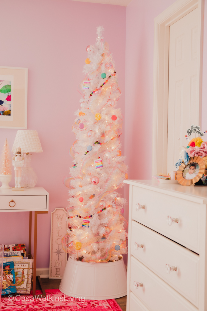 Sweet Christmas decorating ideas for Girl's bedroom - Casa Watkins Living