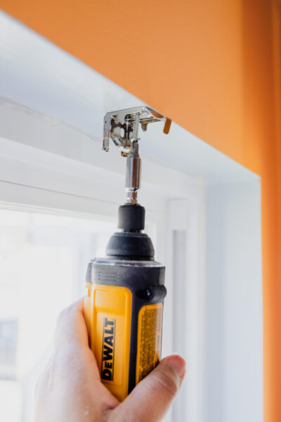 How to install window blinds in 5 easy steps and under 5 minutes ...